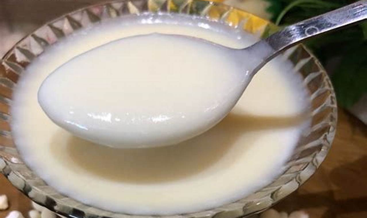 Easy White Chocolate Drizzle Recipe for Desserts